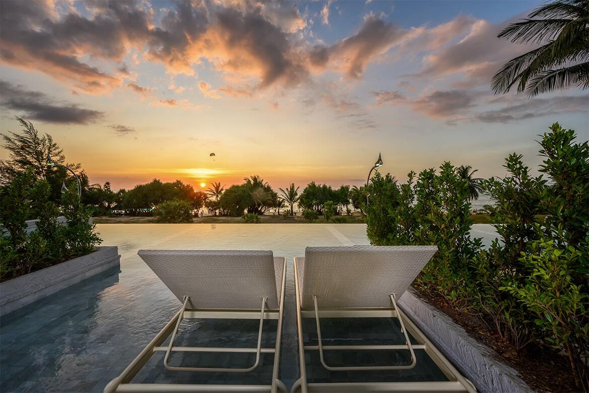 Seaview Infinity Pool 2-bedroom Duplex Suite in Phuket